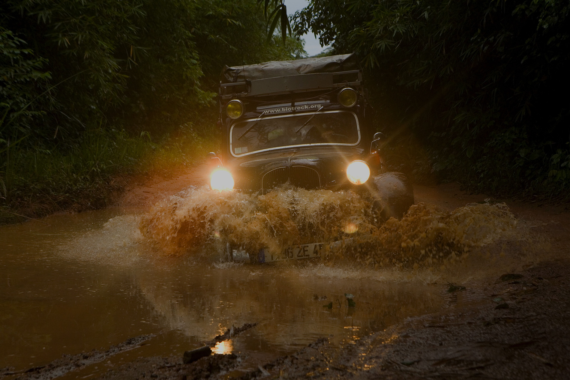 LASER CAR - T3 expeditions